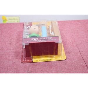 Toys | Memory Lane Peanuts Good Ol Charlie Brown Linus Van Pelt Figure ...